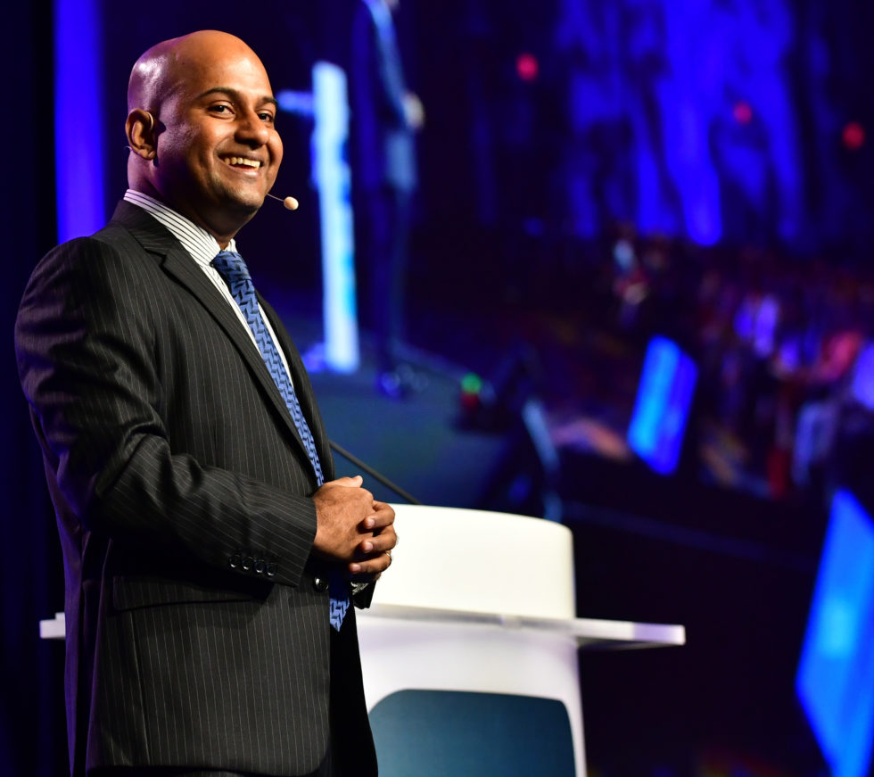 Swiss-Summit-landing | Romandie Speakers